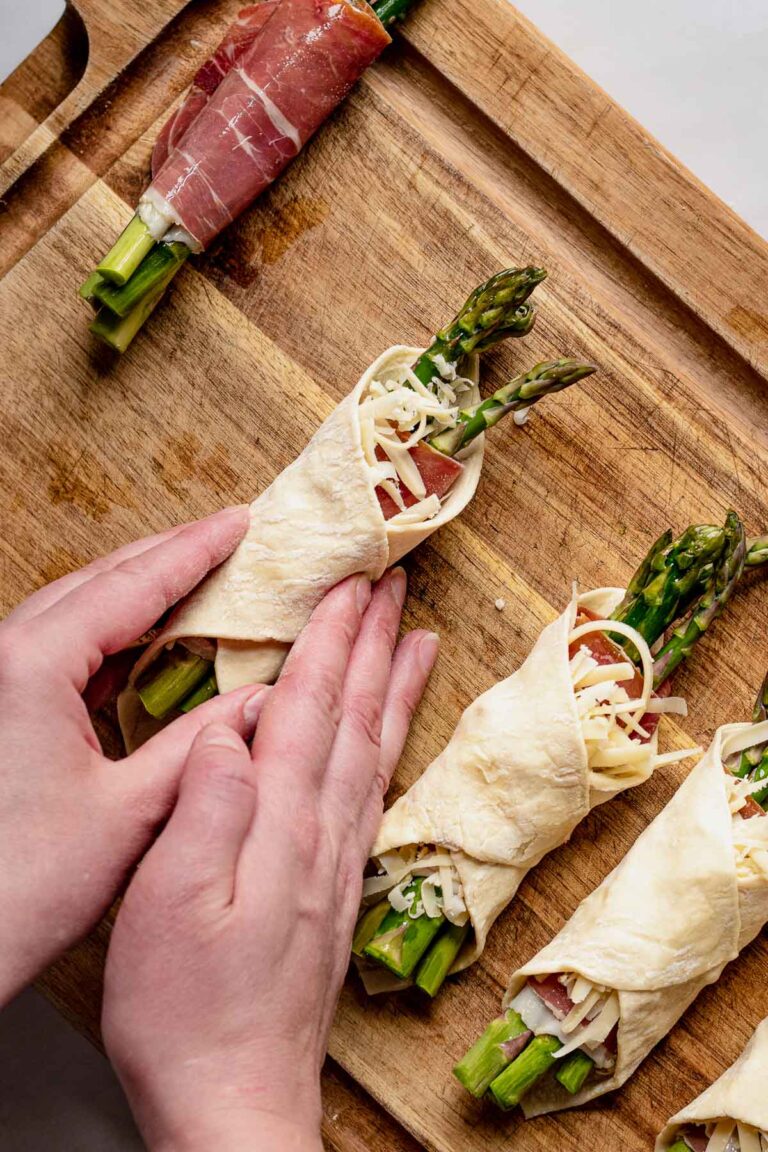 Prosciutto Asparagus Puff Pastry Bundles – The Cozy Plum