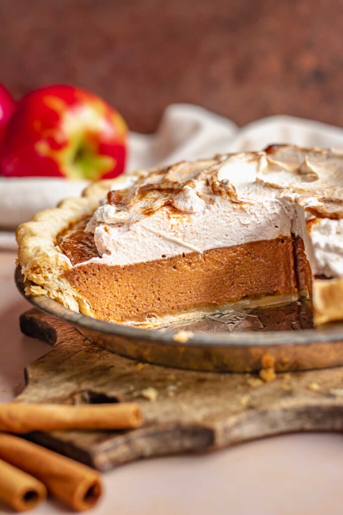 Apple Butter Pie with Cinnamon Whipped Cream – The Cozy Plum