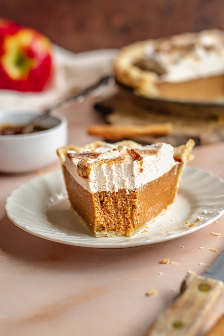 Apple Butter Pie with Cinnamon Whipped Cream – The Cozy Plum