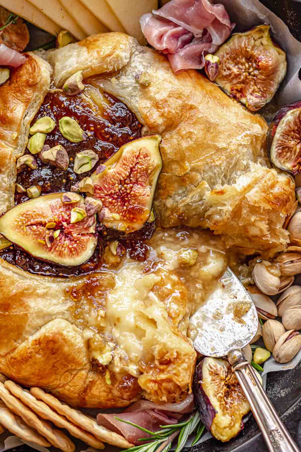 Baked Brie with Fig Jam – The Cozy Plum