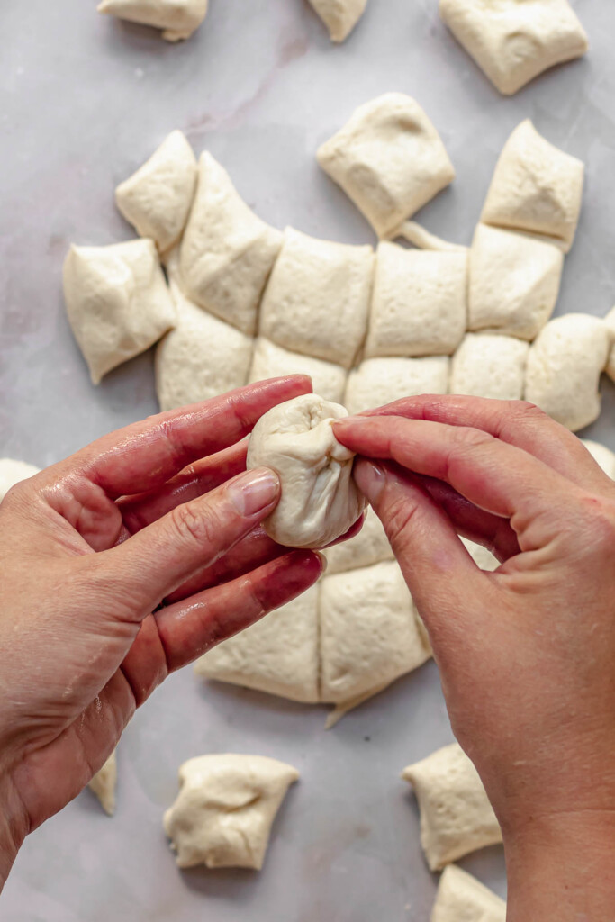 Garlic Parmesan Bread Bites – The Cozy Plum