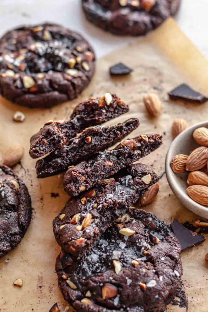 Dark Chocolate Almond Cookies – The Cozy Plum