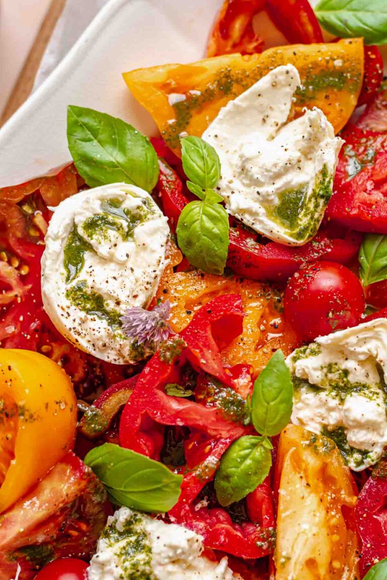 Burrata Caprese Salad with Garlic Basil Oil – The Cozy Plum