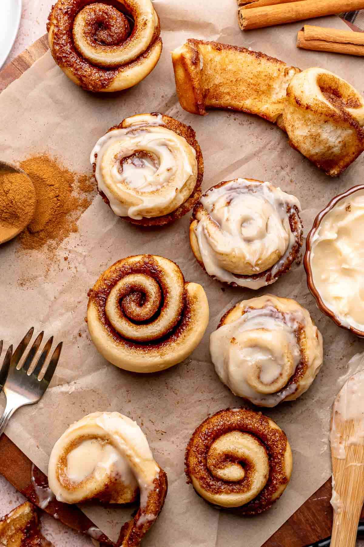 Homemade Mini Cinnamon Rolls (in Muffin Tin) – The Cozy Plum