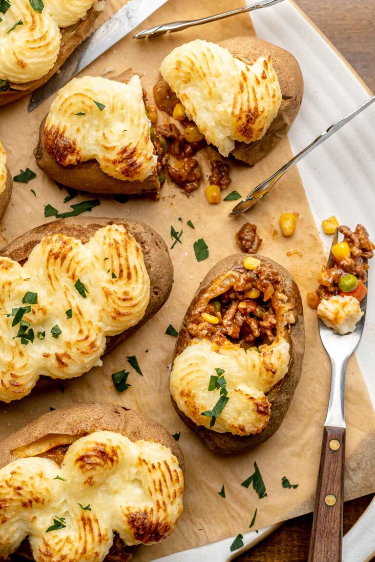 Shepherd's Pie Stuffed Potatoes – The Cozy Plum